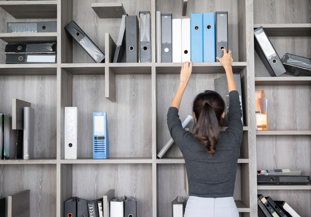 Amazing Office Shelves Ideas For An Organized Workspace | Homeshop